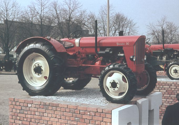 Bilder Famulus 60, Allrad, ... - Famulus Forum